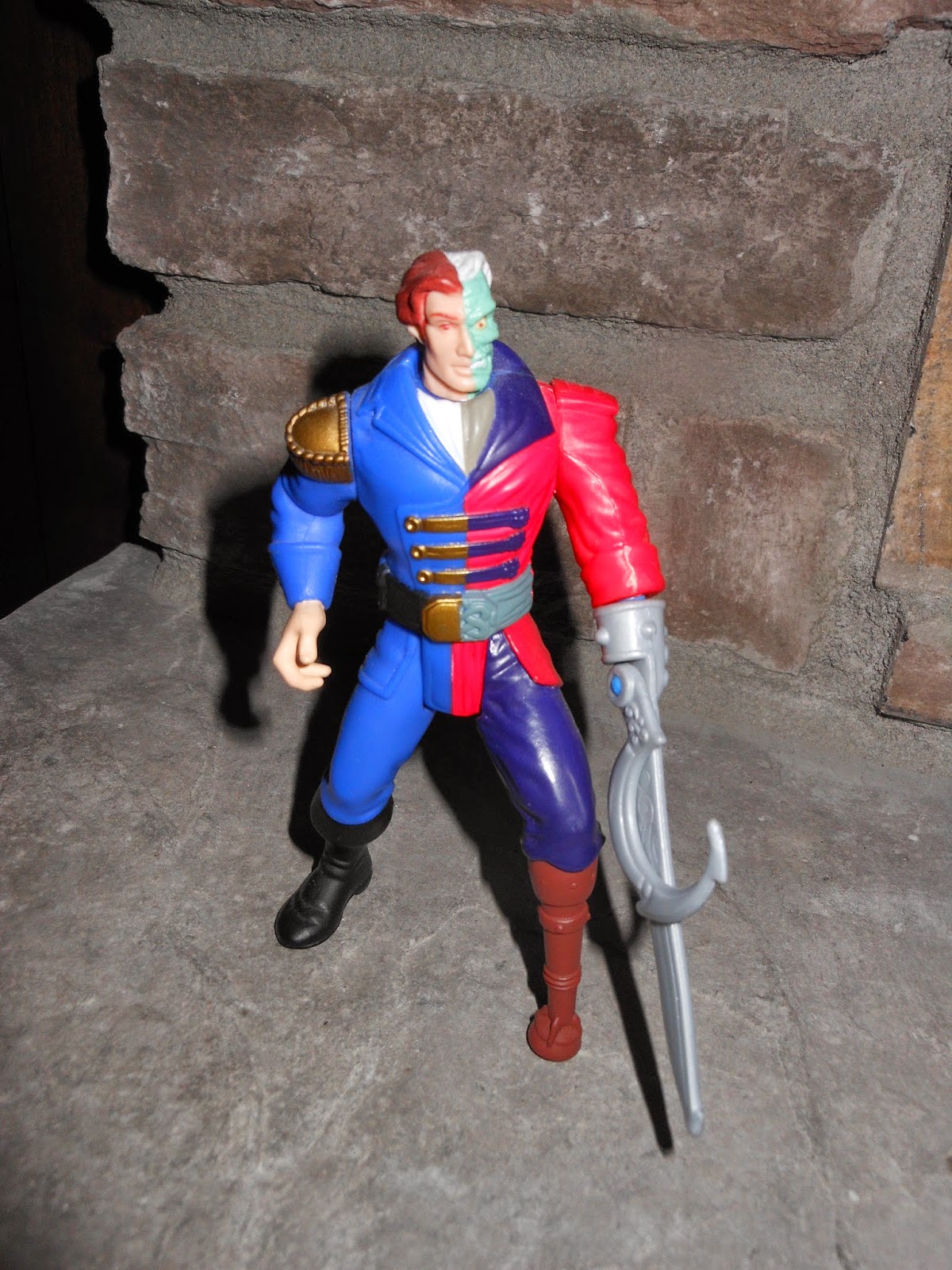 Emperor Dinobot's giant Batman figure database and review site!: Pirate ...