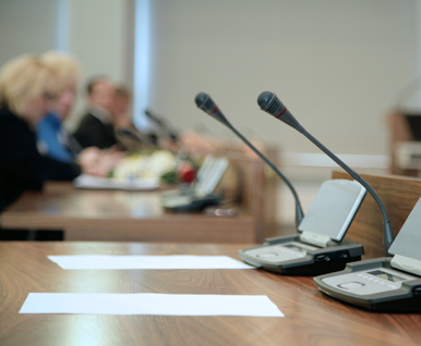 Las lenguas, las traducciones y el mundo: La interpretación simultánea