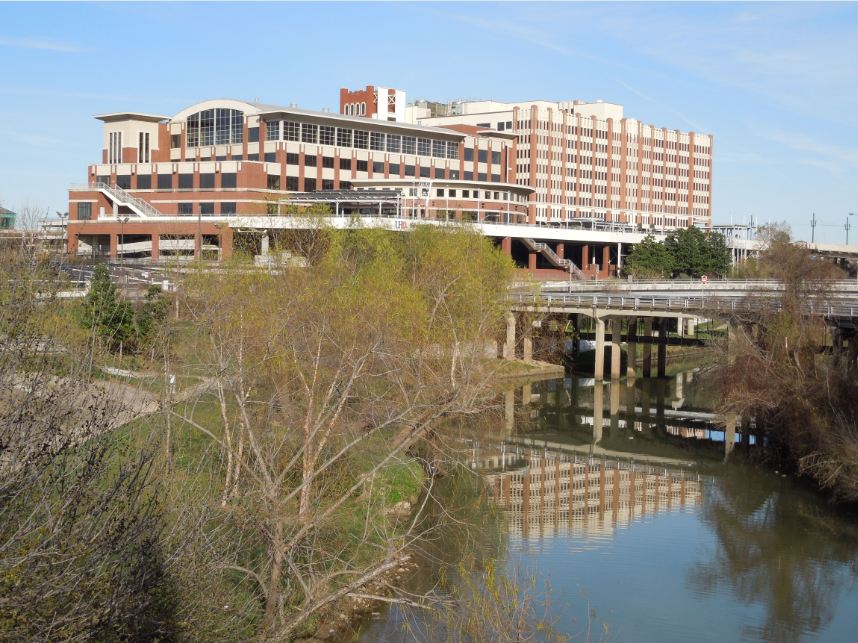 Houston in Pics: Milam Street Bridge and Univ. of Houston Downtown (UHD