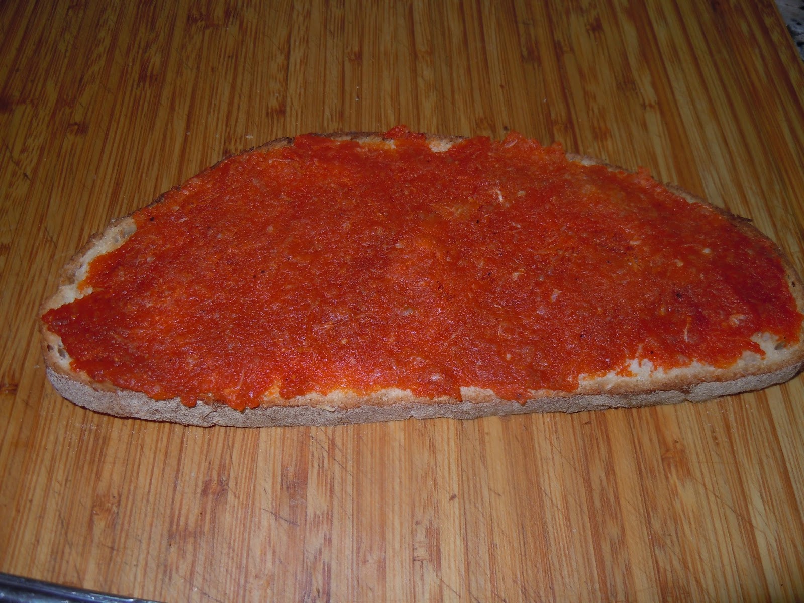 TOSTA DE SOBRASADA ,QUESO DE CABRA Y MIEL
