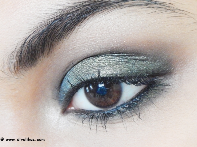 Metallic Olive Green Smokey Eye Tutorial For Parties | Diva Likes