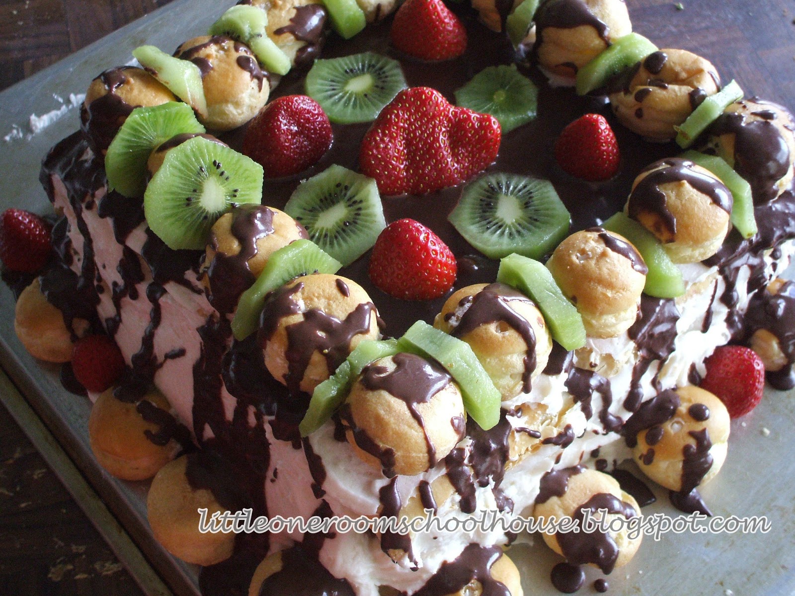 My Little One-Room Schoolhouse: Cooking lesson: Cream Puff Cake