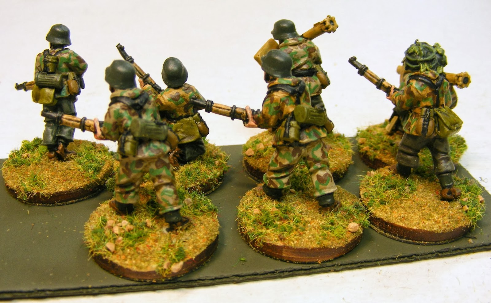 Evil Bob's Miniature Painting: 28mm Late War German Wehrmacht