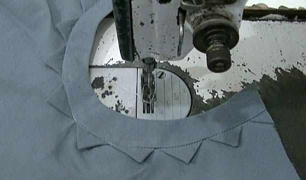 tutorial menjahit blouse model leher bundar membentuk bunga matahari