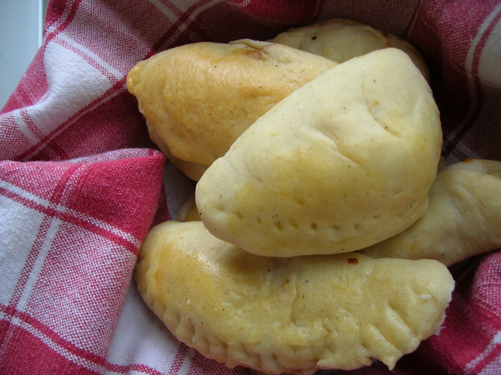 Foodies, Forks and Leeks: Making Pirukad with Taavi...