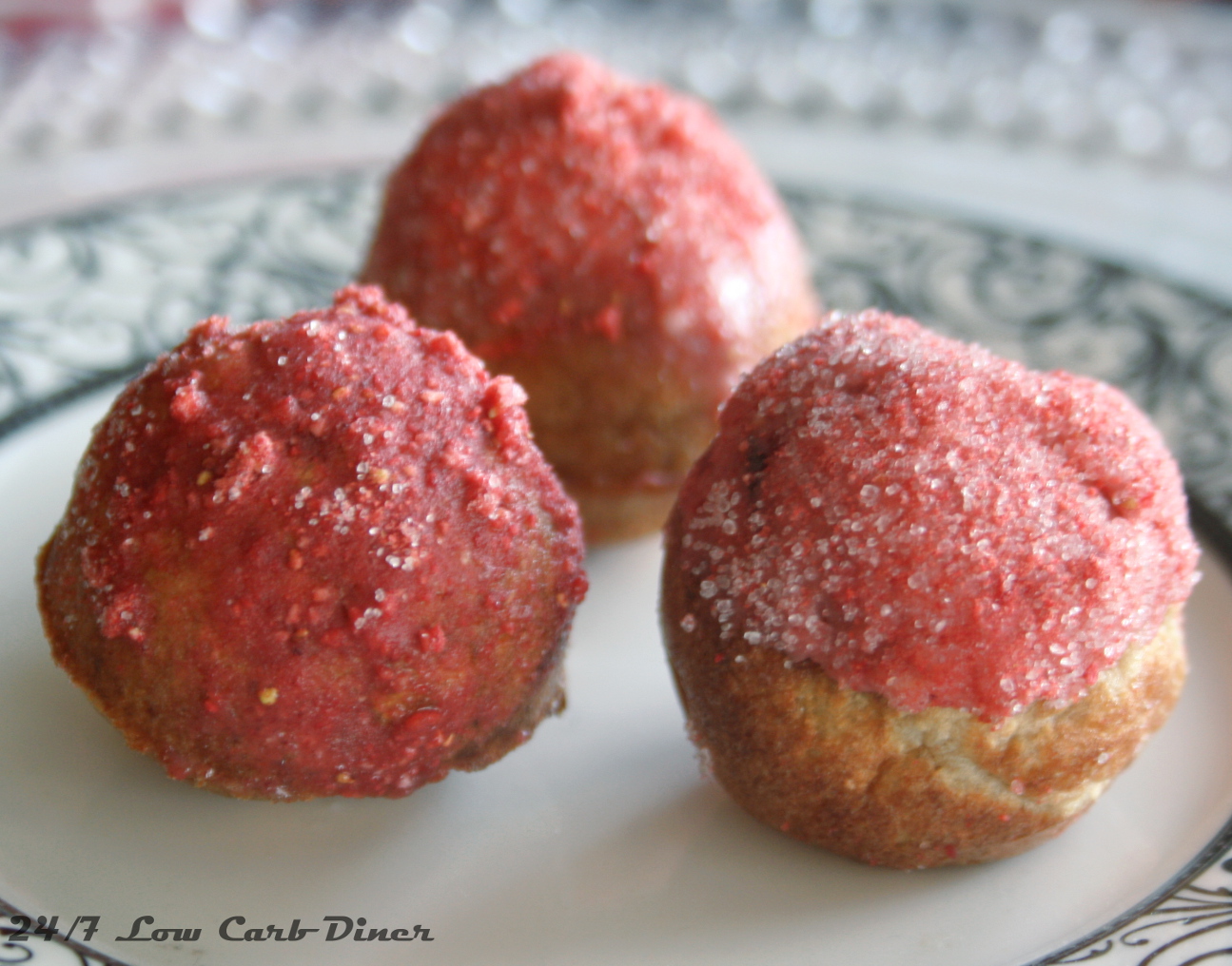 24/7 Low Carb Diner: Strawberry Cake Bites for My Sweetheart