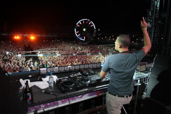 Largest Rave Party 2011 | World's Largest Rave Party Exclusive Hot ...