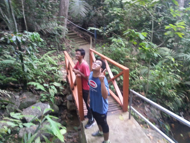 The Other Side Of Me.. =): Aku, Mereka dan Bukit Soga.. [Part 1]