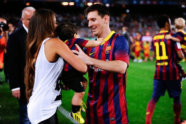 Thiago Messi and Antonella Offers their Support to Papa Messi