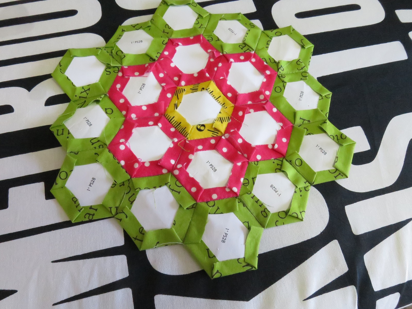 Buttontree Lane: How to applique your EPP without pins and stress - a ...