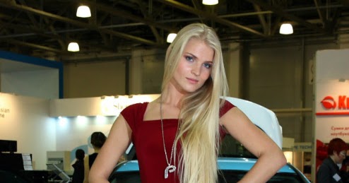 Russian girls: Auto show girls