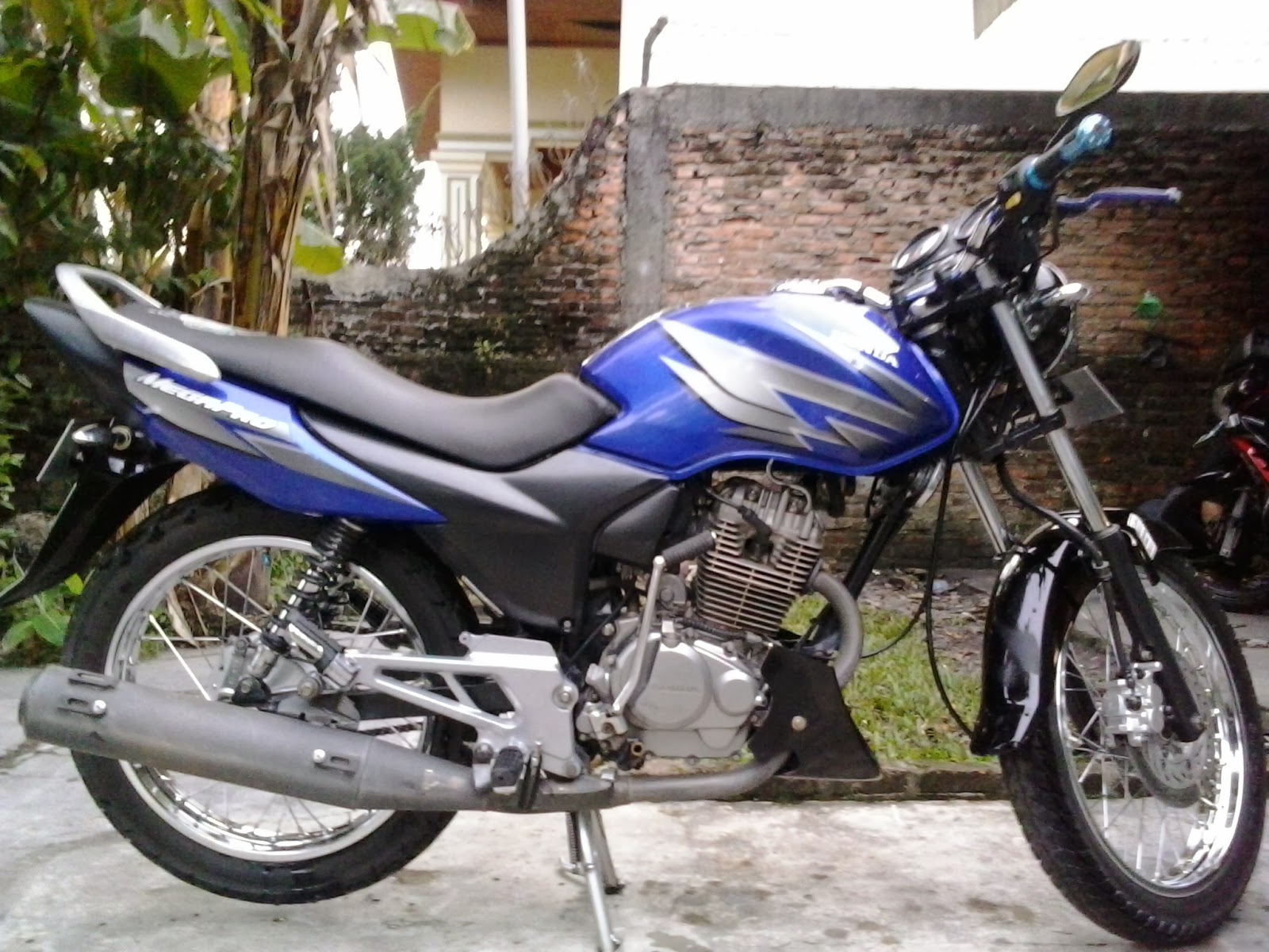 ROY HOLOGEN: Dandani Megapro primus 2009 Dengan part tigor 2000