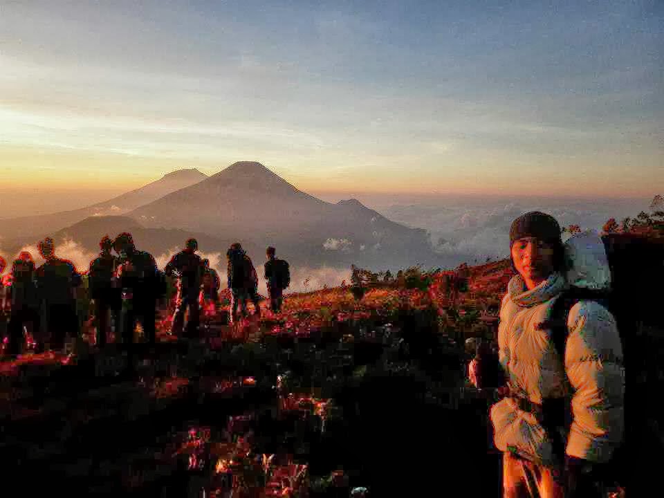 Menyaksikan Indahnya Alam Di Puncak Gunung Prau Dieng Jawa Tengah - PLH ...