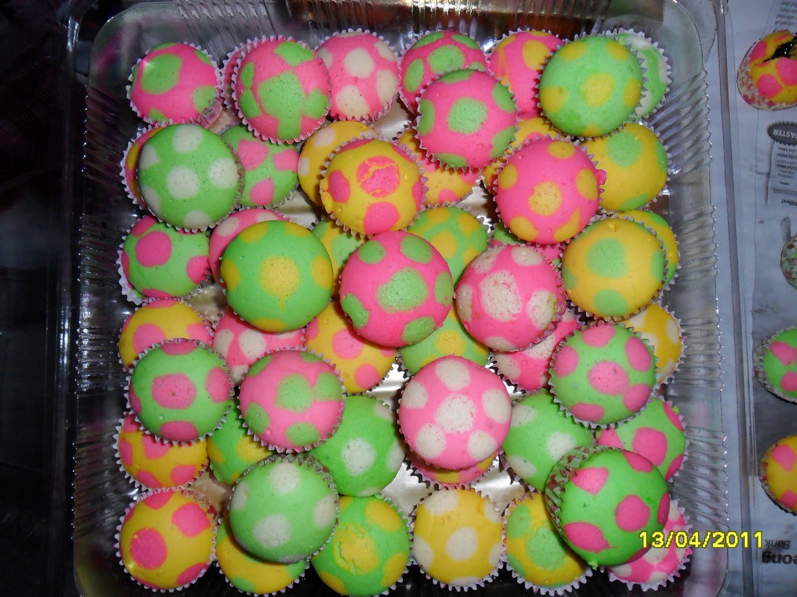 Rose Cupcakes n Chocolates: Apam Polkadot
