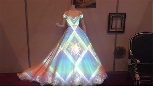 3D projection for wedding on dress and cake (video)