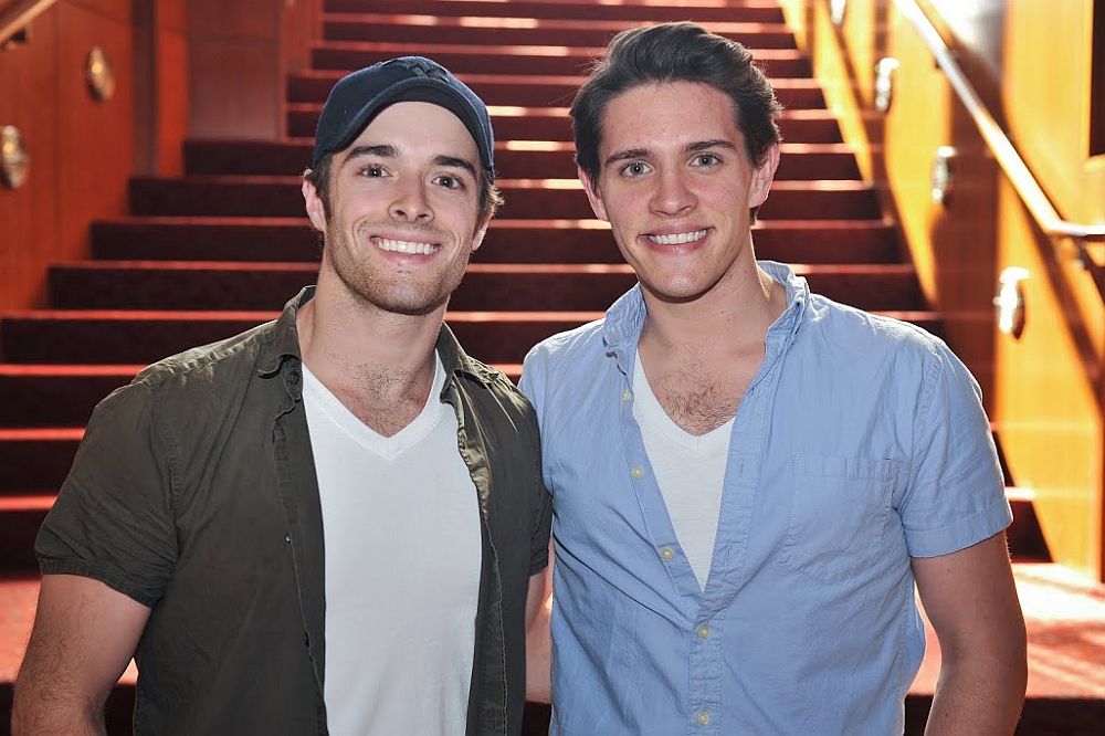 Favorite Hunks & Other Things: Cott in the Act!