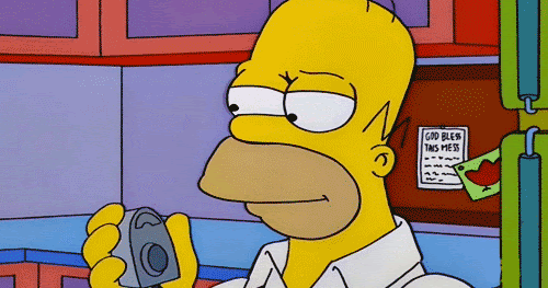 Simpson gif: Homero Simpson “computadora mata a Flanders”