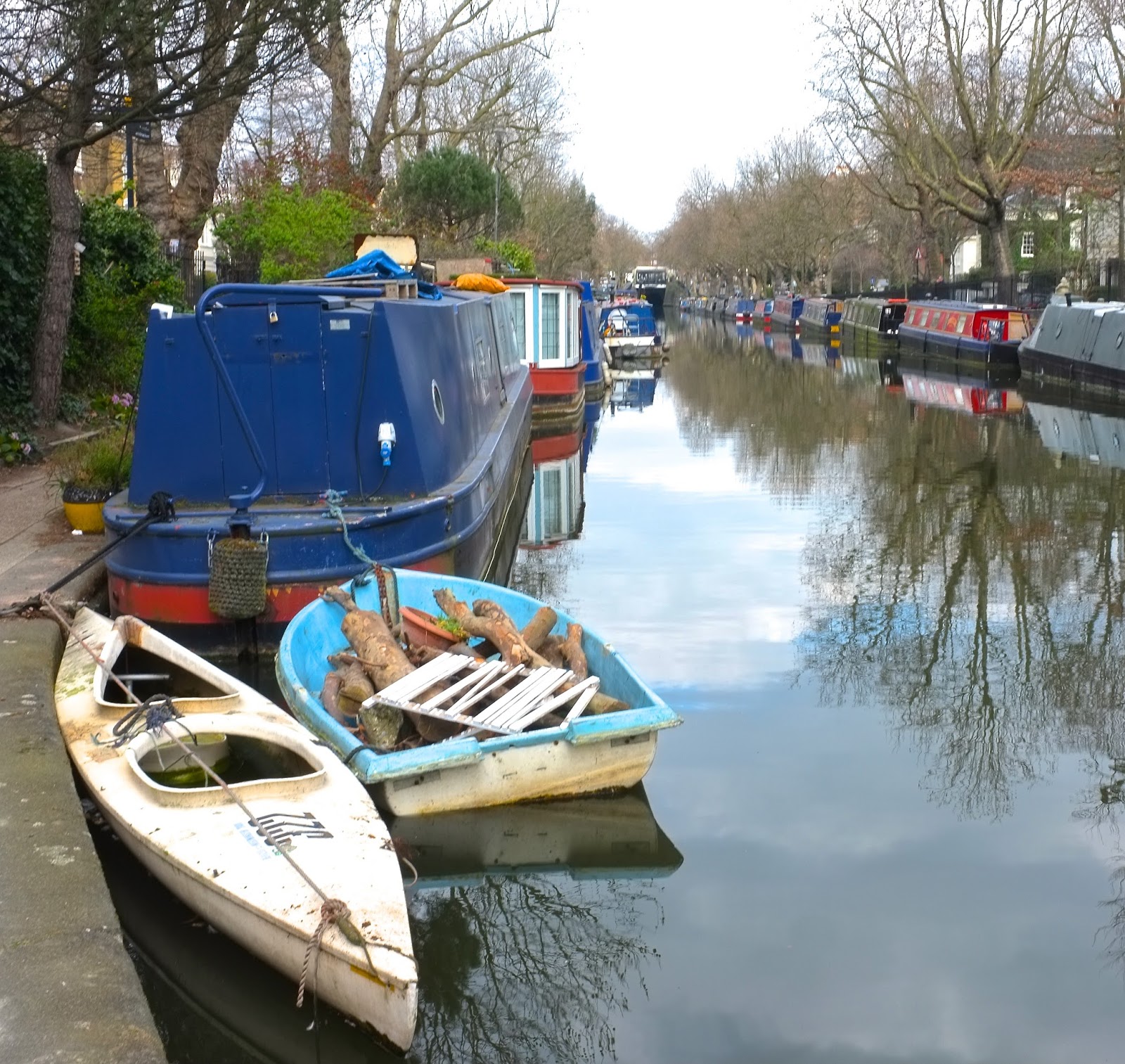 Passage Paradis: Canal Walk - Maida Vale to Regent's Park, London