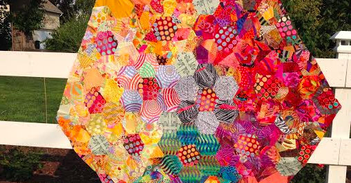 15 minutes play...BumbleBeans Inc.: Sally's Made fabric Hexies!