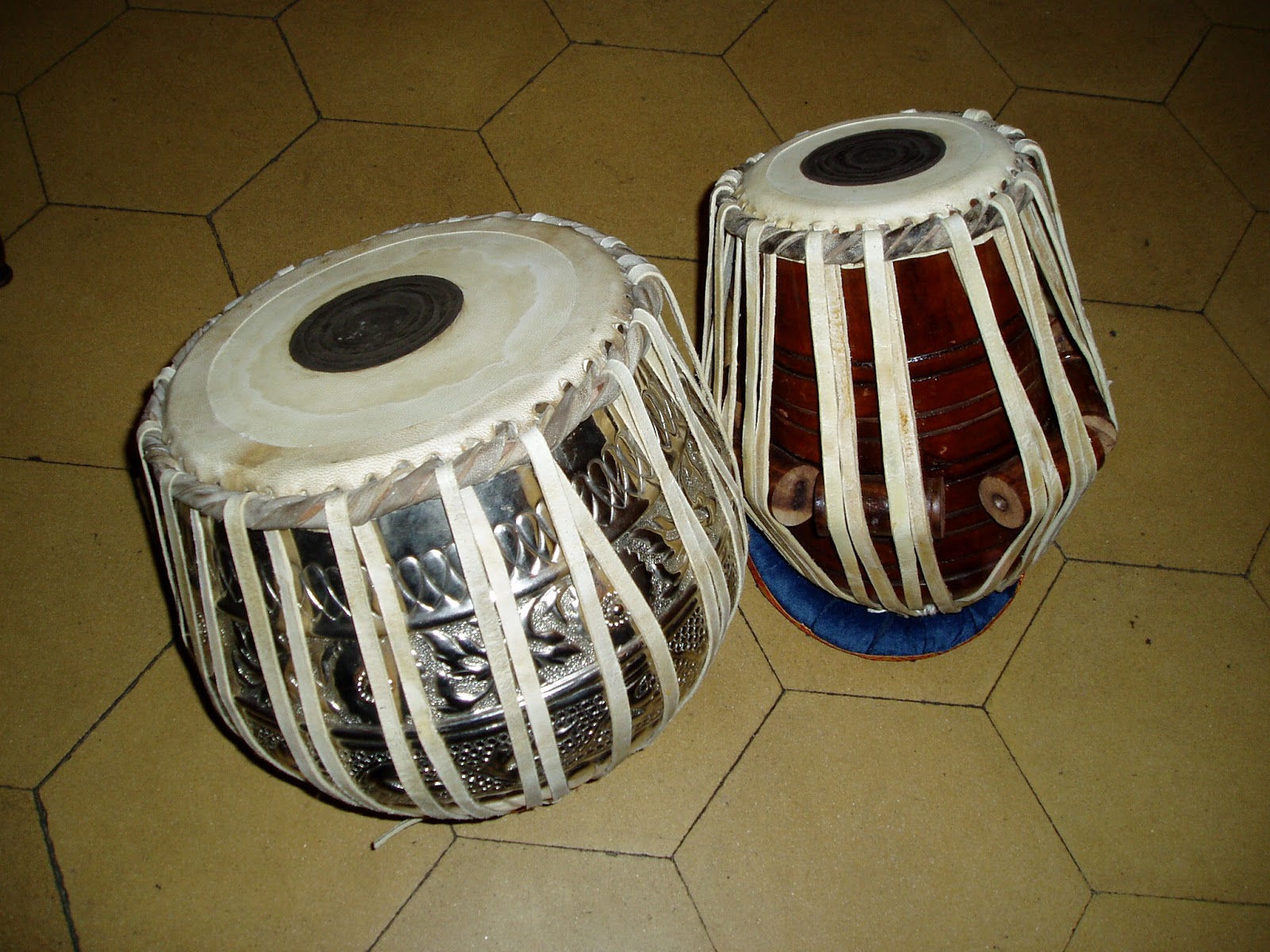 INSTRUMUNDO Instrumentos Musicales: Tabla, Dayan, Bayan