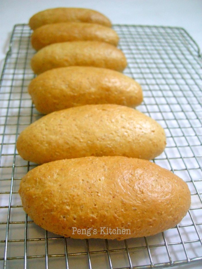 Peng's Kitchen: Wholemeal Pork Floss Bun
