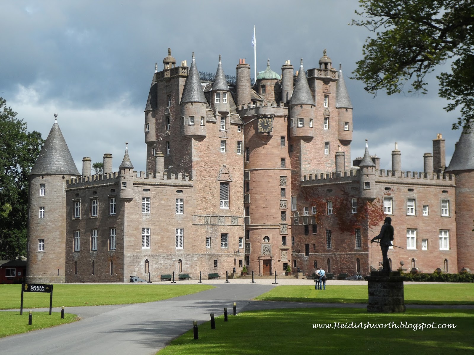 DUNHAVEN PLACE: Beautiful and Romantic Glamis Castle in Angus Scotland ...