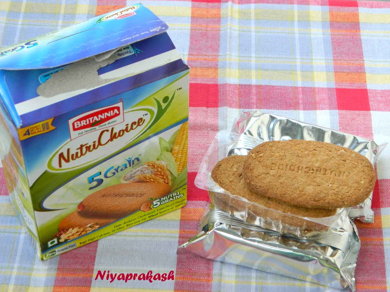 Niya's World: Britannia Nutrichoice 5 Grain Biscuit