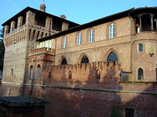 TICINO FIUME AZZURRO: Castello Visconteo di Galliate ( NO ).