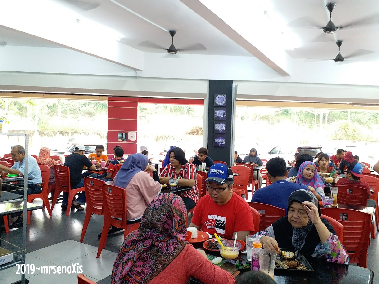 Me as MrsEnoxis: Lunch @ Kambing Bakar Kontena Setia Alam