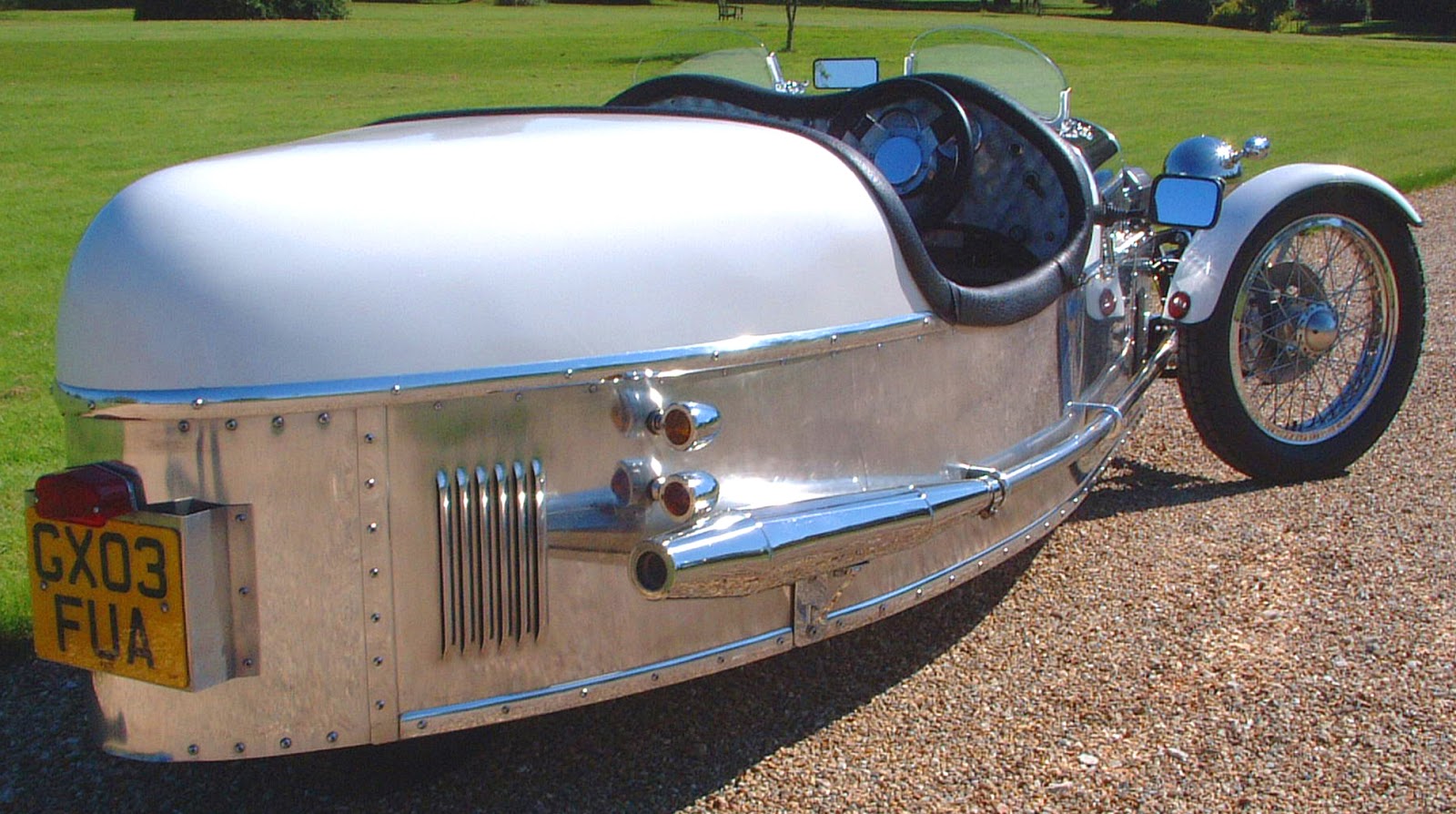 Aero Cycle Car's replica Morgan three wheeler kit build.