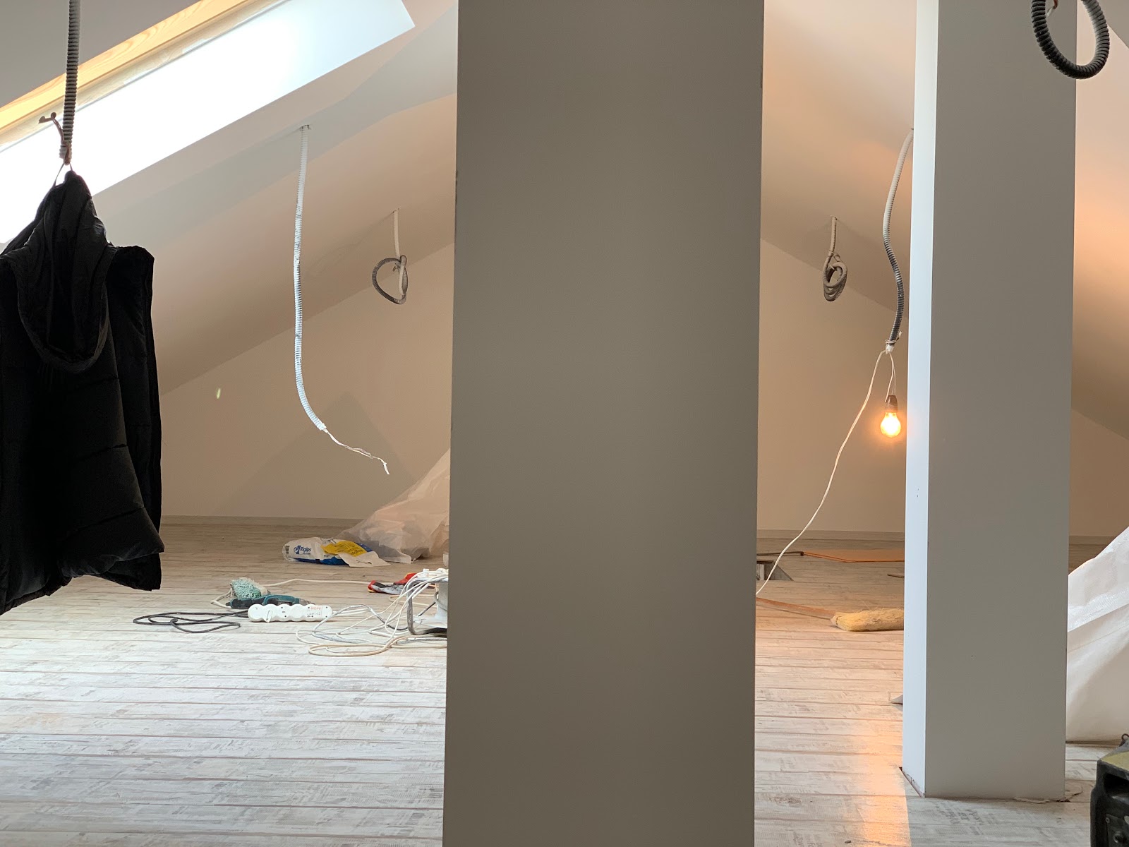 Amenajari interioare pereti rigips montaj tavane gips carton zugraveli ...