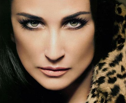 CHIC STYLE ADVICE: How To Apply Eyeliner for Your Eye Shape