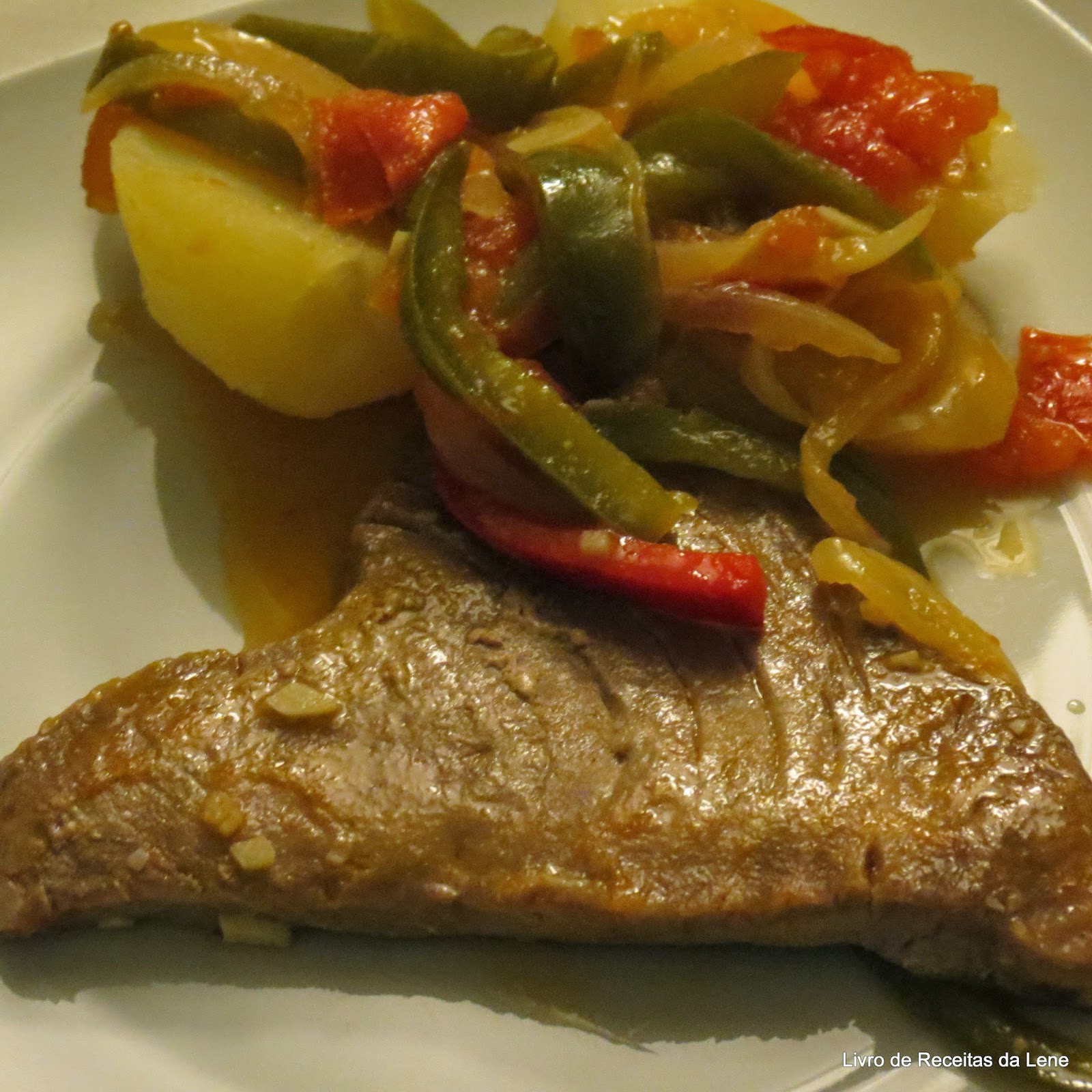 BIFES DE ATUM À ALGARVIA | LIVRO DE RECEITAS