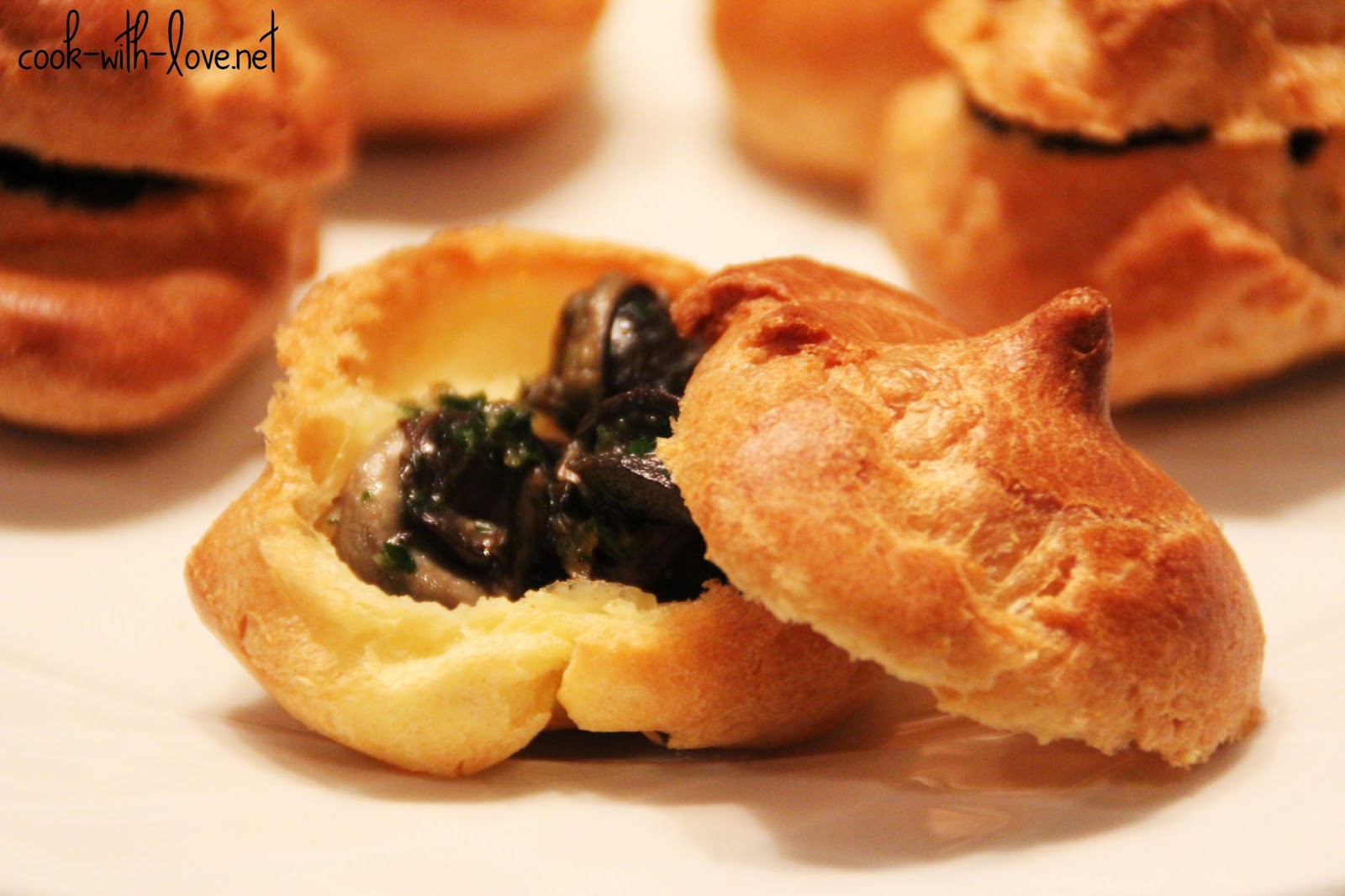 GOUGÈRES GARNIES AUX ESCARGOTS EN PERSILLADE ~ Cook with love