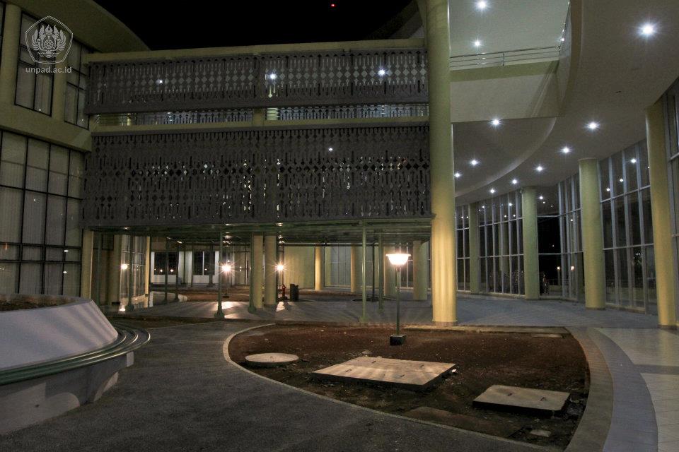 Rektorat Unpad Jatinangor | Cerita Hidup