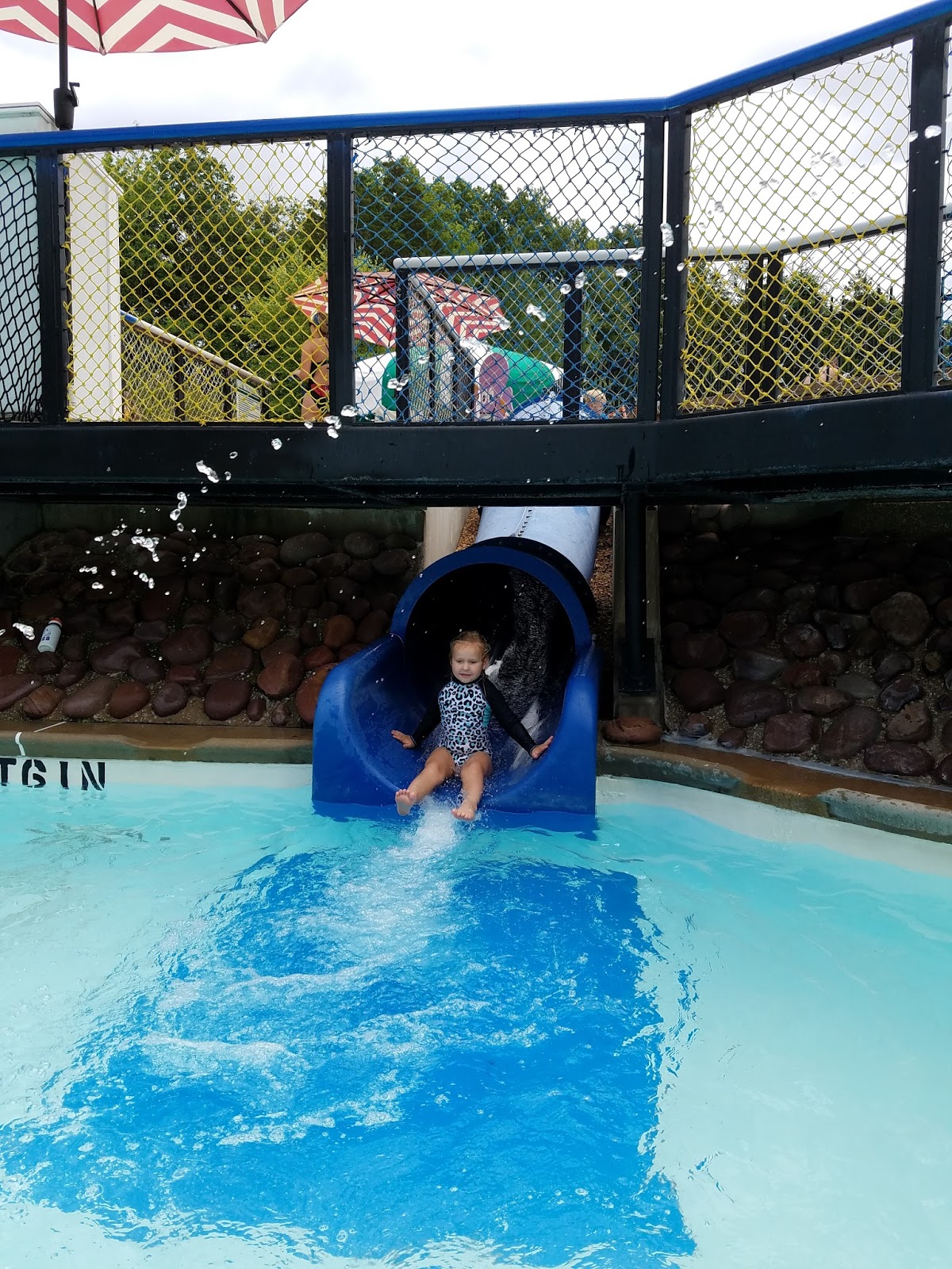Play St. Louis: Arnold Rec Center Outdoor Pool, Arnold