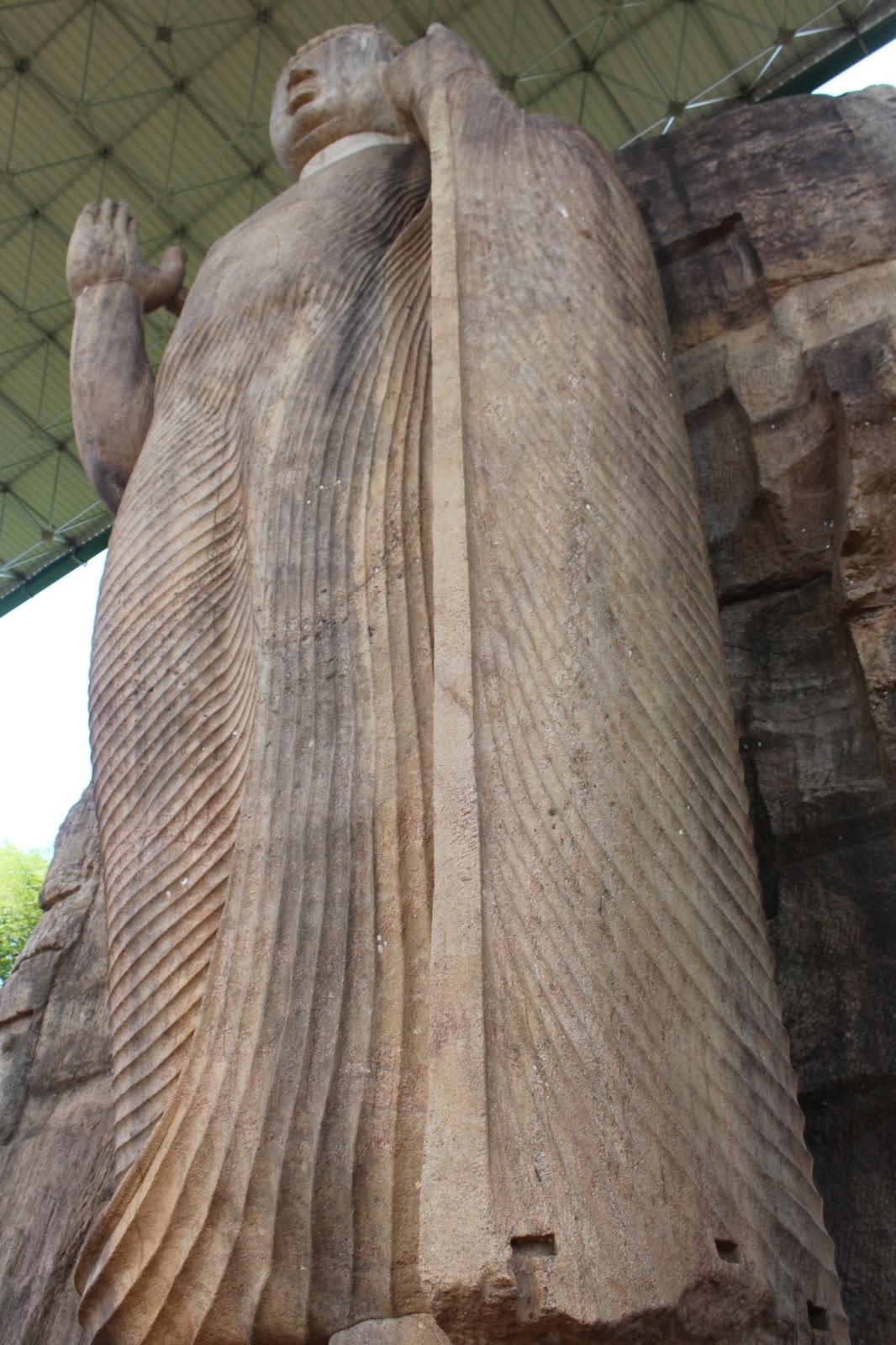 Aukana Buddha Statue - Sri Lanka Archaeo-Heritage
