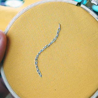 The Craftinomicon: Embroidery How To: Chain Stitch