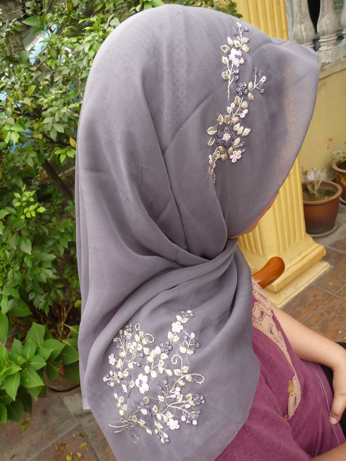 Faasz Koleksi Tudung Bawal Crown, Telekung dan Aksesori: Sulam Bunga ...