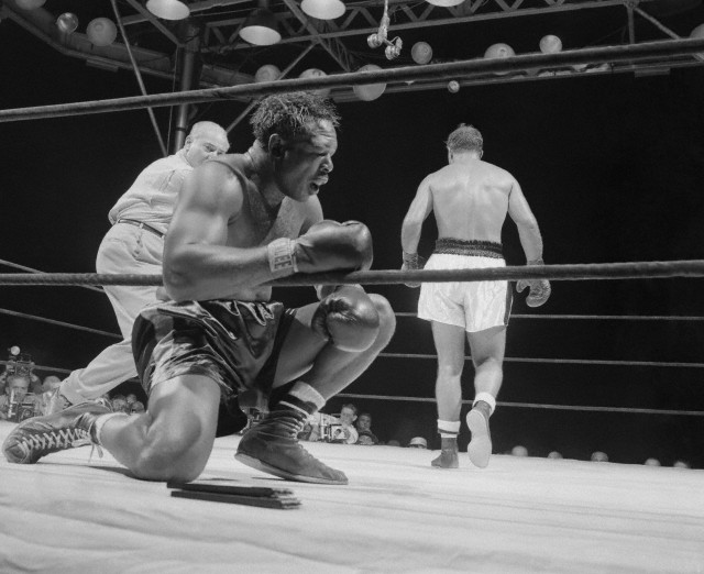 Kaplowitz Media.: Rocky Marciano v Archie Moore (1955) & Gurkha Crest ...
