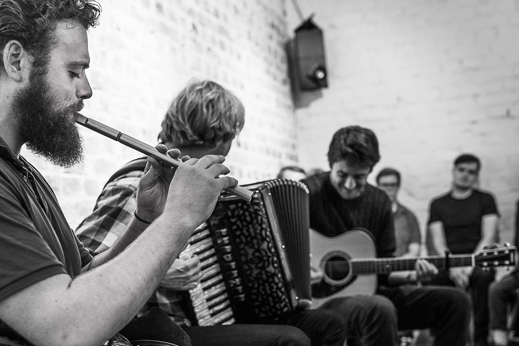 Festivals, Finnish Lakes and a Bright New Year – TEYR – Folk Music Trio