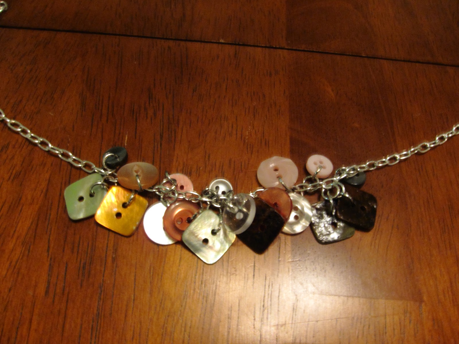 Ideas [Don't] Cost Money: Button Necklaces