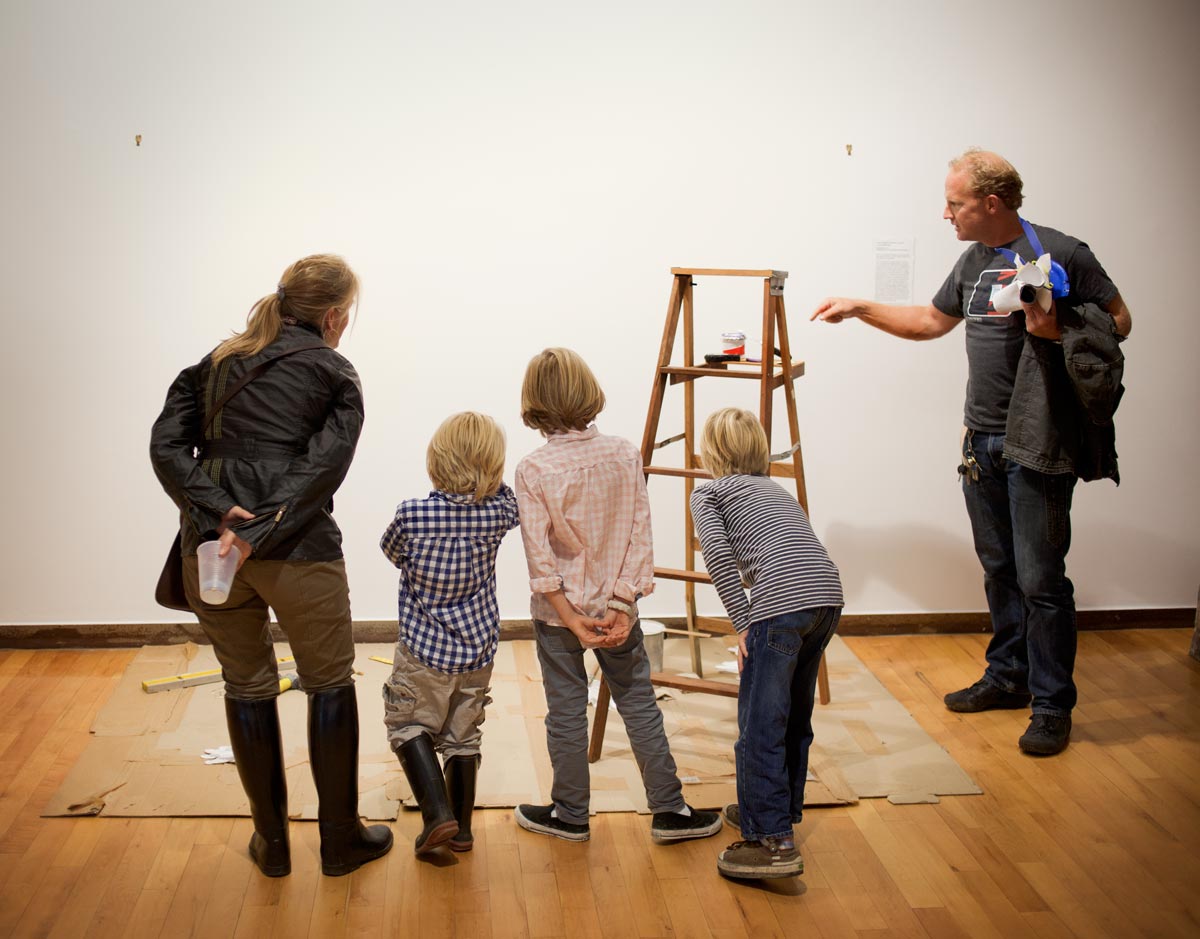 The Uncataloged Museum: What Makes a Museum Exhibit Sociable?