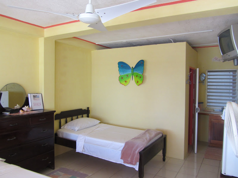 Hotels For Your Budget: San Pedro's Conch Shell Inn | San Pedro Scoop