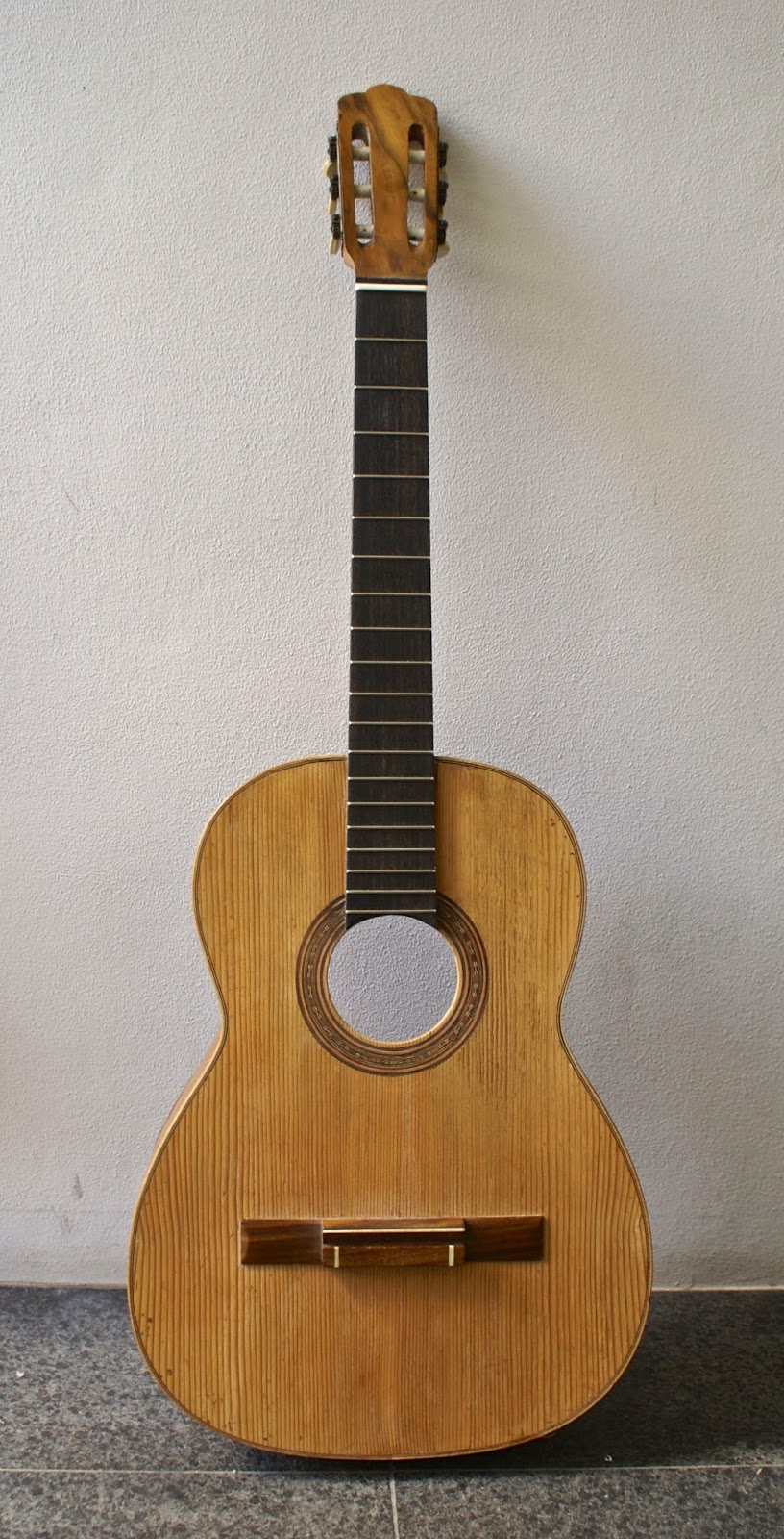 Romantic and old guitars: Juan Estruch Concierto 1 model 1974 / UME ...