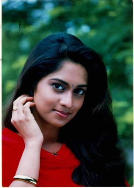 TeluguMovieClub: Shalini latest pics