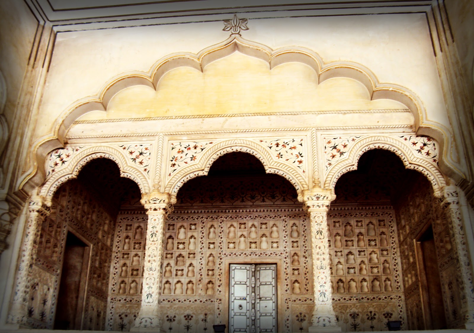 KALA KIRANA: April 2012