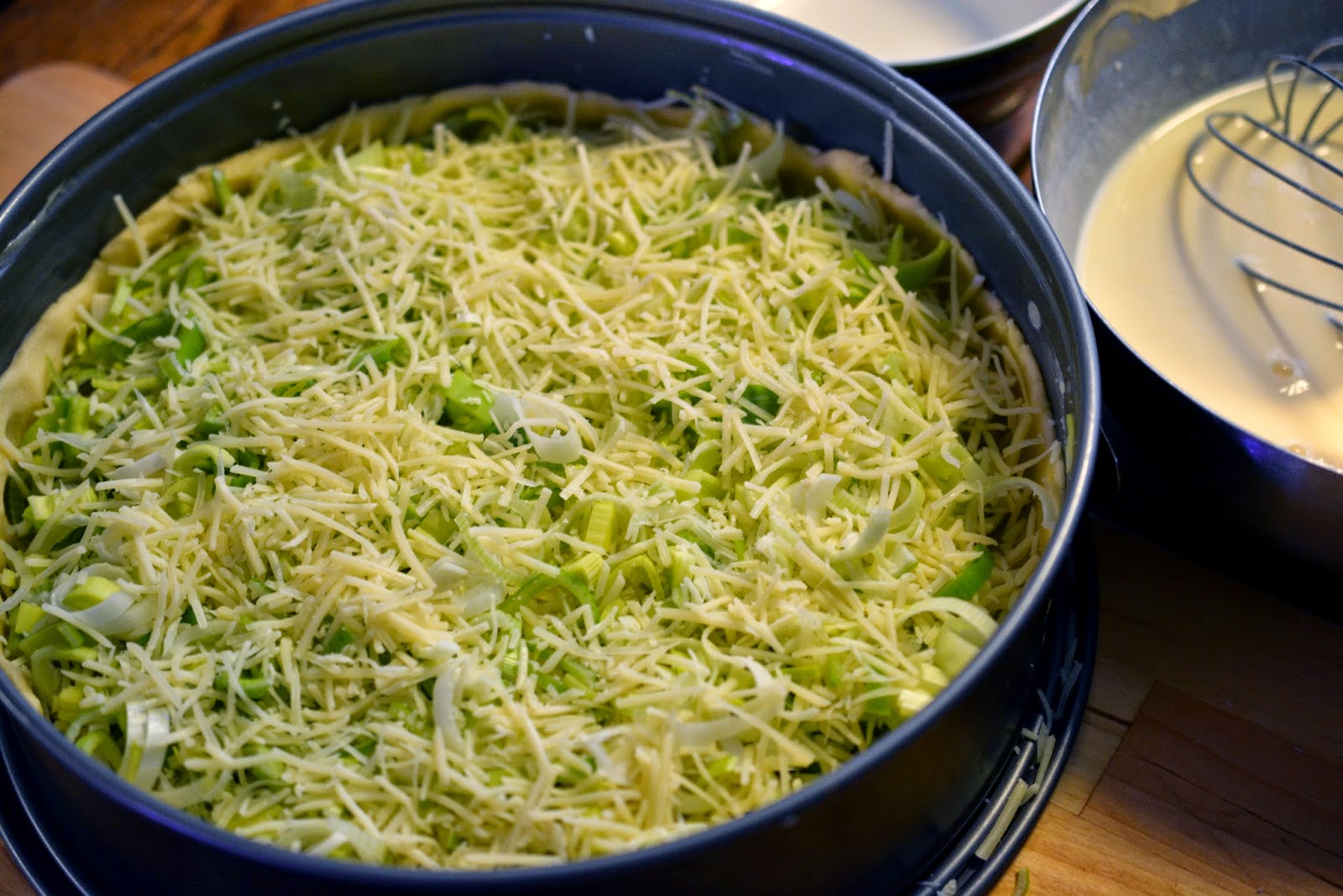 Perinneruokaa prkl!: Mummun juusto-purjosipulipiiras