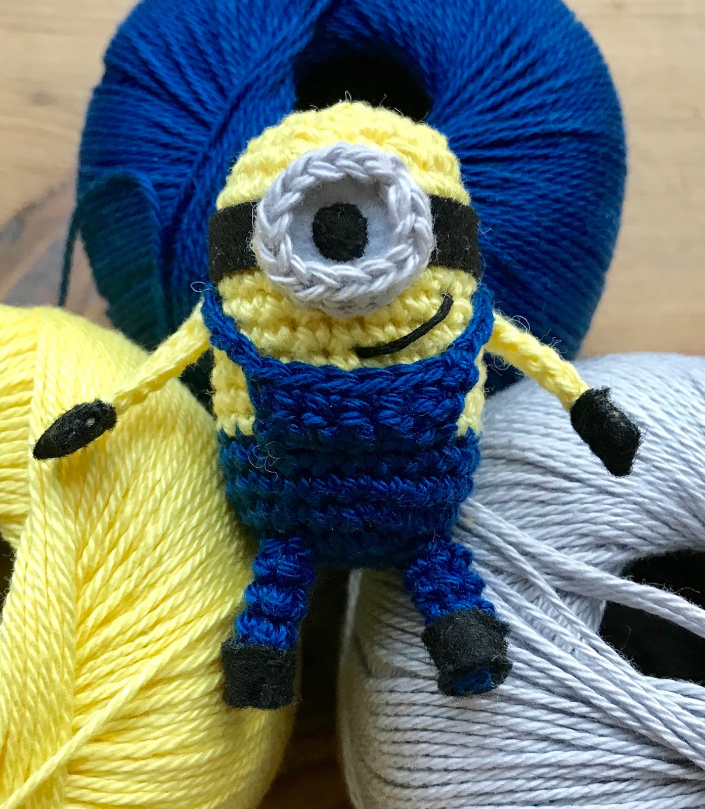 stuff susie made: Mini Minion Keyring Crochet Pattern