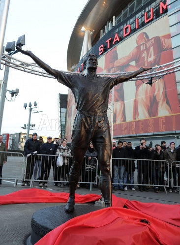Arsenal Footbal Club Unveils Statues of Three Legends, Herbert Chapman ...